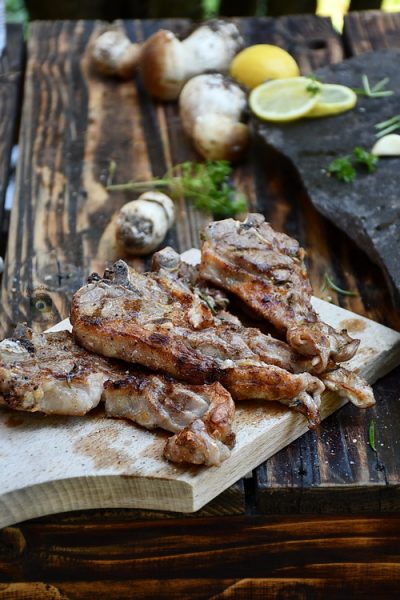 Cotlet de berbecuț T-bone la grătar » Bucătăria familiei mele