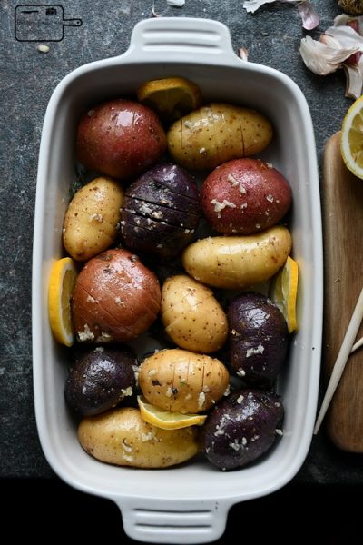 cartofi hasselback cu sos de lămâie » Bucătăria familiei mele