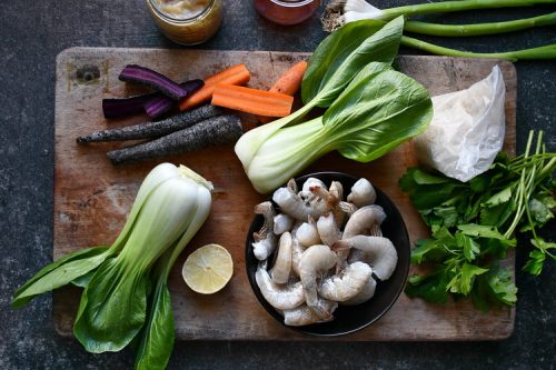 Bok choy la grătar, creveți cu usturoi și orez jasmine